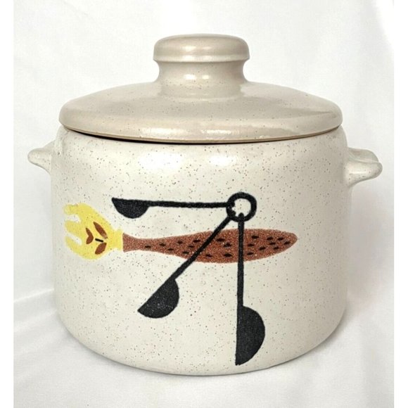 West Bend | Kitchen | Vintage West Bend Bean Pot W Lid Usa Stoneware ...